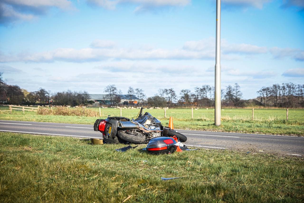 Motorrijder gewond na aanrijding met auto - NoorderNieuws
