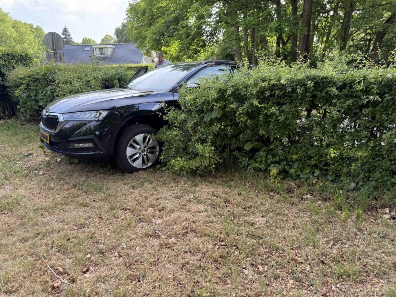 Botsing tussen twee auto’s op kruising - NoorderNieuws