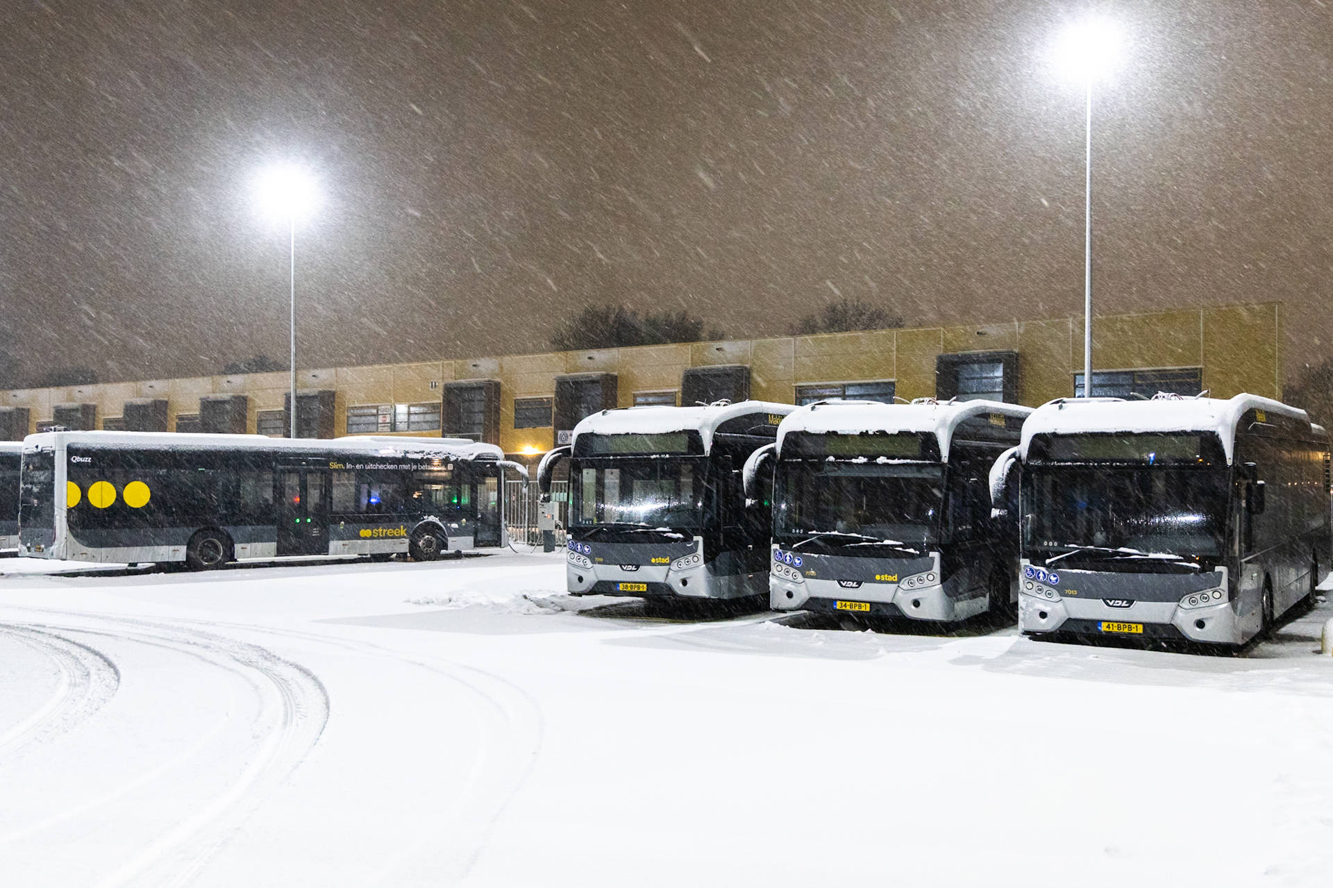 Qbuzz legt busdienst tot 12.00 uur stil wegens weersomstandigheden ...