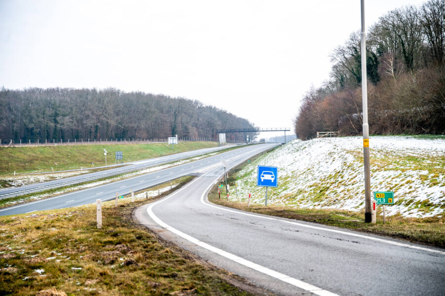 Autoweg dicht door gevaarlijke ijslaag op wegdek - NoorderNieuws