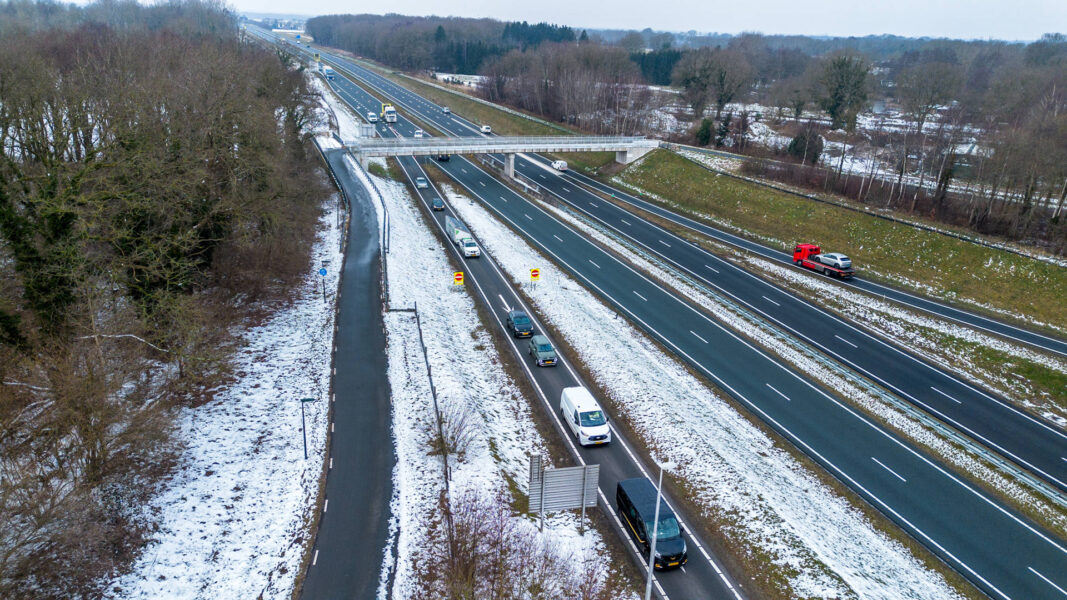 Autoweg dicht door gevaarlijke ijslaag op wegdek - NoorderNieuws